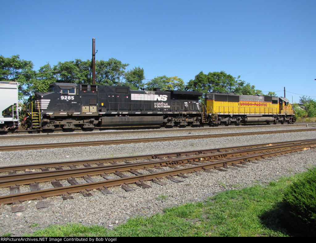 NS 9285 and HLCX 5953